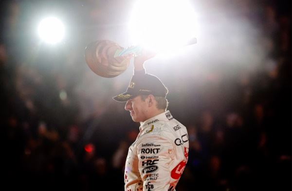 Verstappen obtém 18ª vitória no ano e se inspira em Elvis após triunfo ...