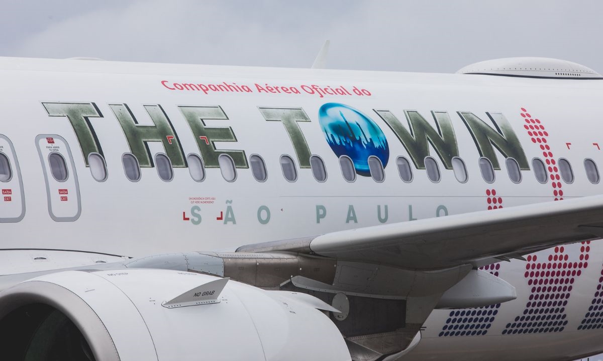 The Town: empresa aérea amplia voos para shows de Katy Perry e Travis ...