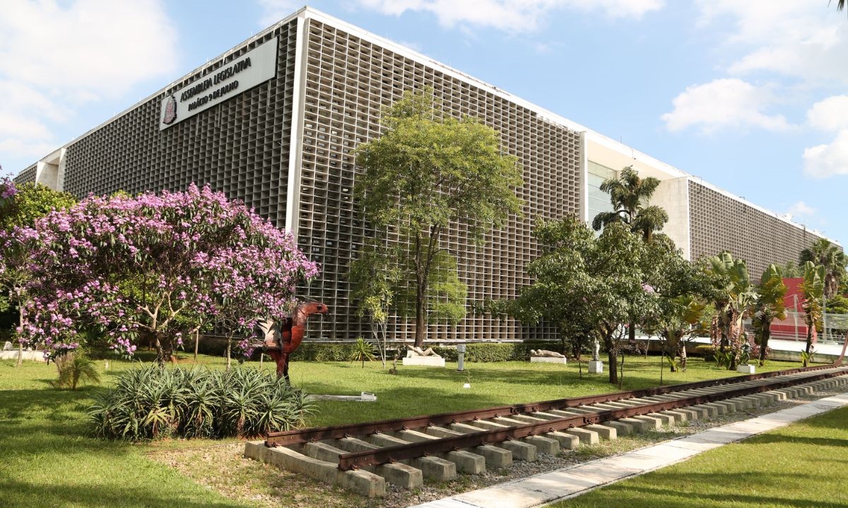 Alesp analisa reajuste de 5% para servidores de SP - 05/05/2025 ...